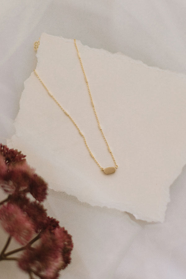 Kendra Scott Fern Pendant Necklace in Gold • Impressions Online Boutique