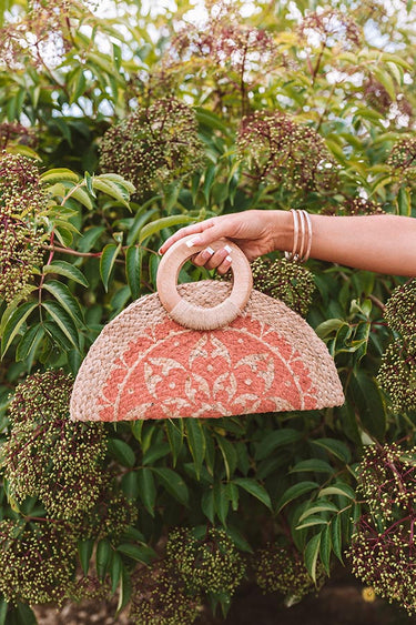 Cute Composer Woven Clutch In Coral – Impressions Online Boutique