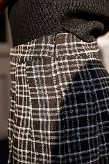 Lean Into Me Plaid Skirt In Black – Impressions Online Boutique
